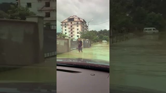 Успели выехать из Пицунды.