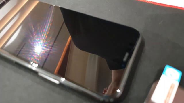 Как наклеить пленку X-ONE Extreme Shock Eliminator 3-го поколения на iPhone 12/11/X/SE/8/7 серии