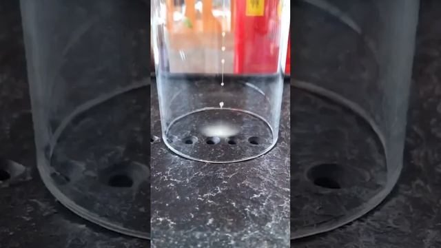 Дым капает как вода