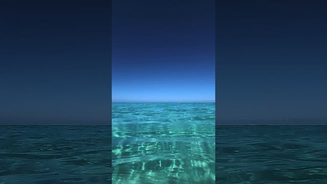 Небо, море и песок. Ничего больше...