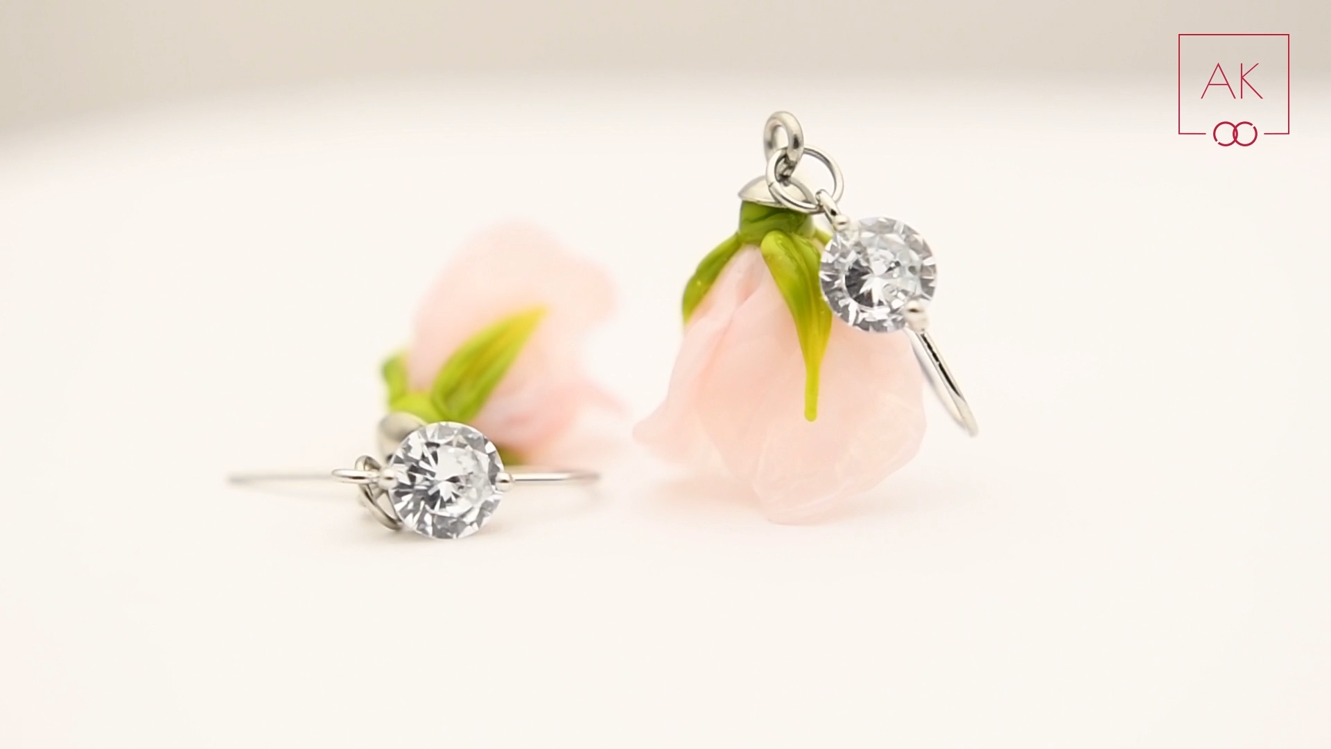 Розовые серьги Милана