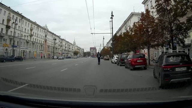 Дикие самокатчики города Е