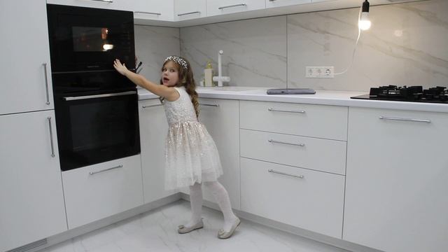 «Мама, папа, я – энергобережливая семья!»  – Ястребова Ева, 6 лет