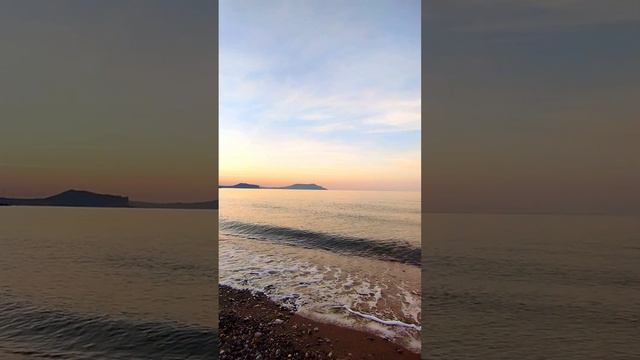 Рассвет в начале лета у моря в Новом Свете. Крым.