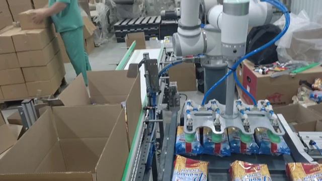 Вкладка продукции в короб, автоматизированное раскрытие клапанов короба