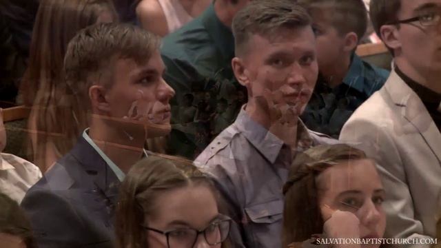 Становилось темней, когда свет наших дней..