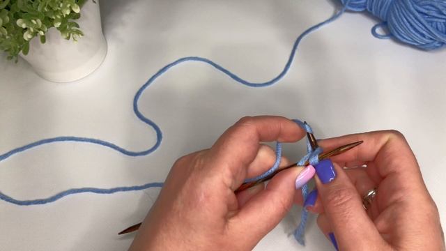 Как набрать петли без длинного хвостика нити. Крючок не нужен!
