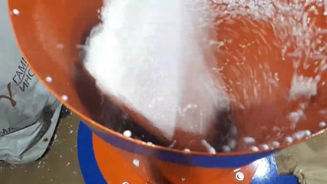 Дробилка измельчитель пенопласта модель МИ-400.mp4