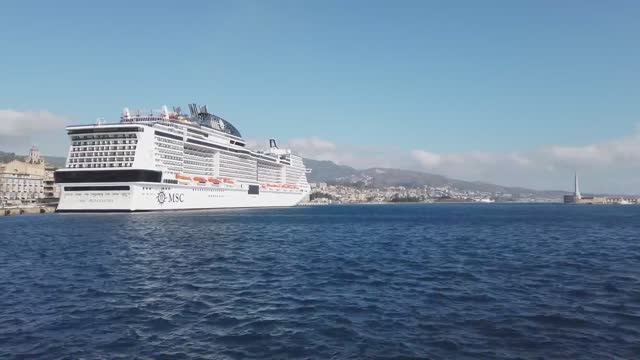 MSC Bellissima - yacht club