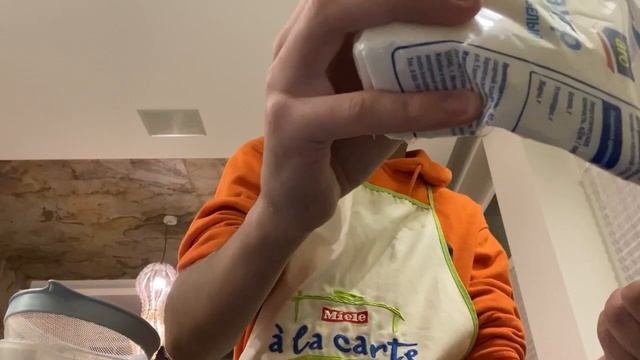 Приготовил чёрно-белое печенье с глазурью на Halloween