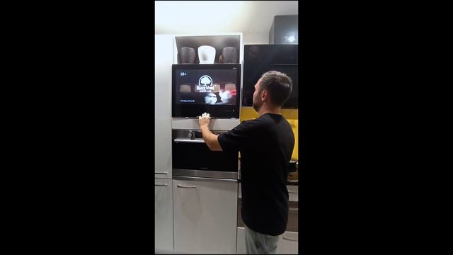 Встраиваемый кухонный телевизор AVEL