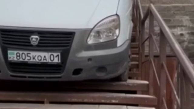 ГАЗель на лестнице / ШОКавто