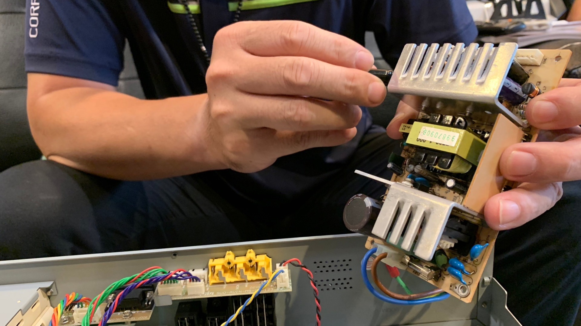 CH台北音響修理服務新北點歌機維修店售金嗓點歌機展示品五折起樹林音響庫存品最低3折售完為止林口音響老店