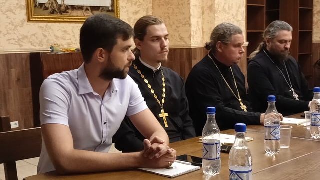 Круглый стол Регионального отделения ВРНС в Луганске: триединство народов Руси