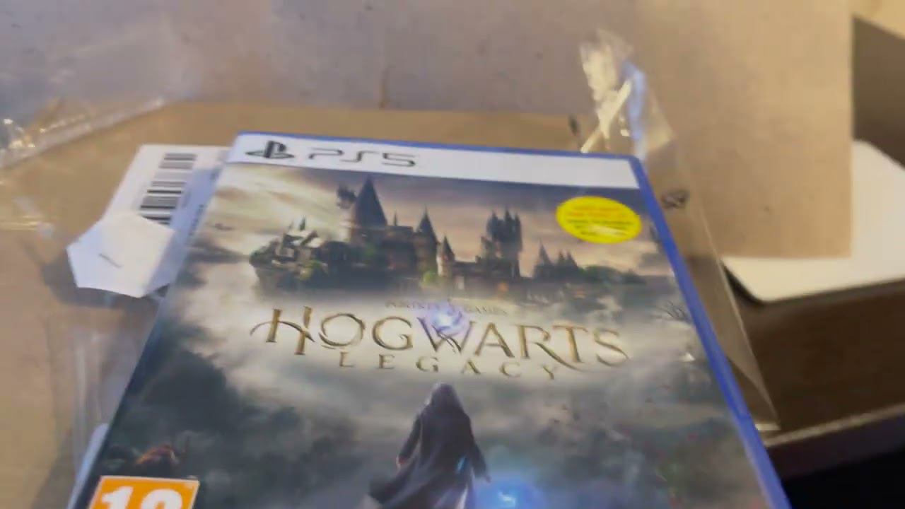 Распаковка диска Hogwarts: Legacy (Хогвартс: Наследие) для PlayStation 5 (снято 23 февраля 2023)