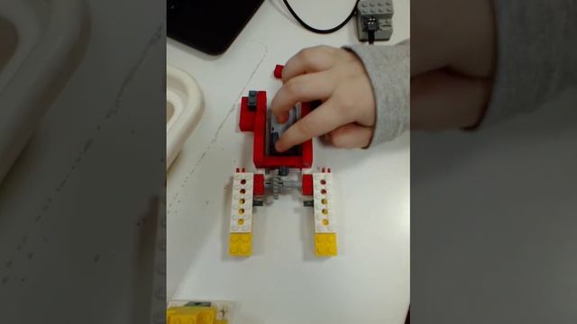 Робототехника, лего, конструктор, играем с детьми