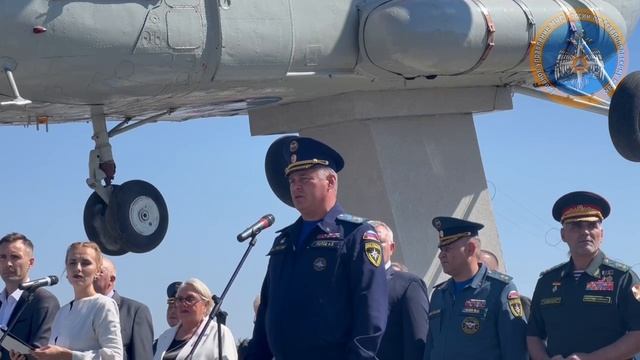 Открытие памятника авиаторам МЧС 159Мб.mov
