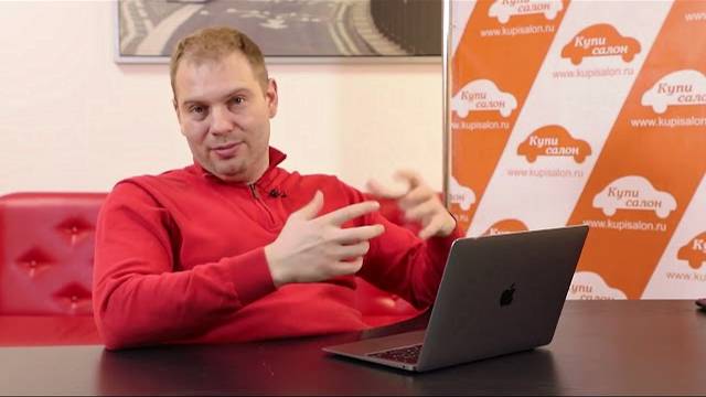 Volvo XC90 - перетяжка салона в яркую экокожу