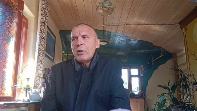 Тля, вот ты кто, Славик! Да, да — тля. Ни черта не видел, и низменный притом. Дух2