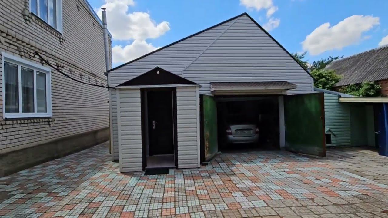 Большой загородный дом в ст-це Березанской.