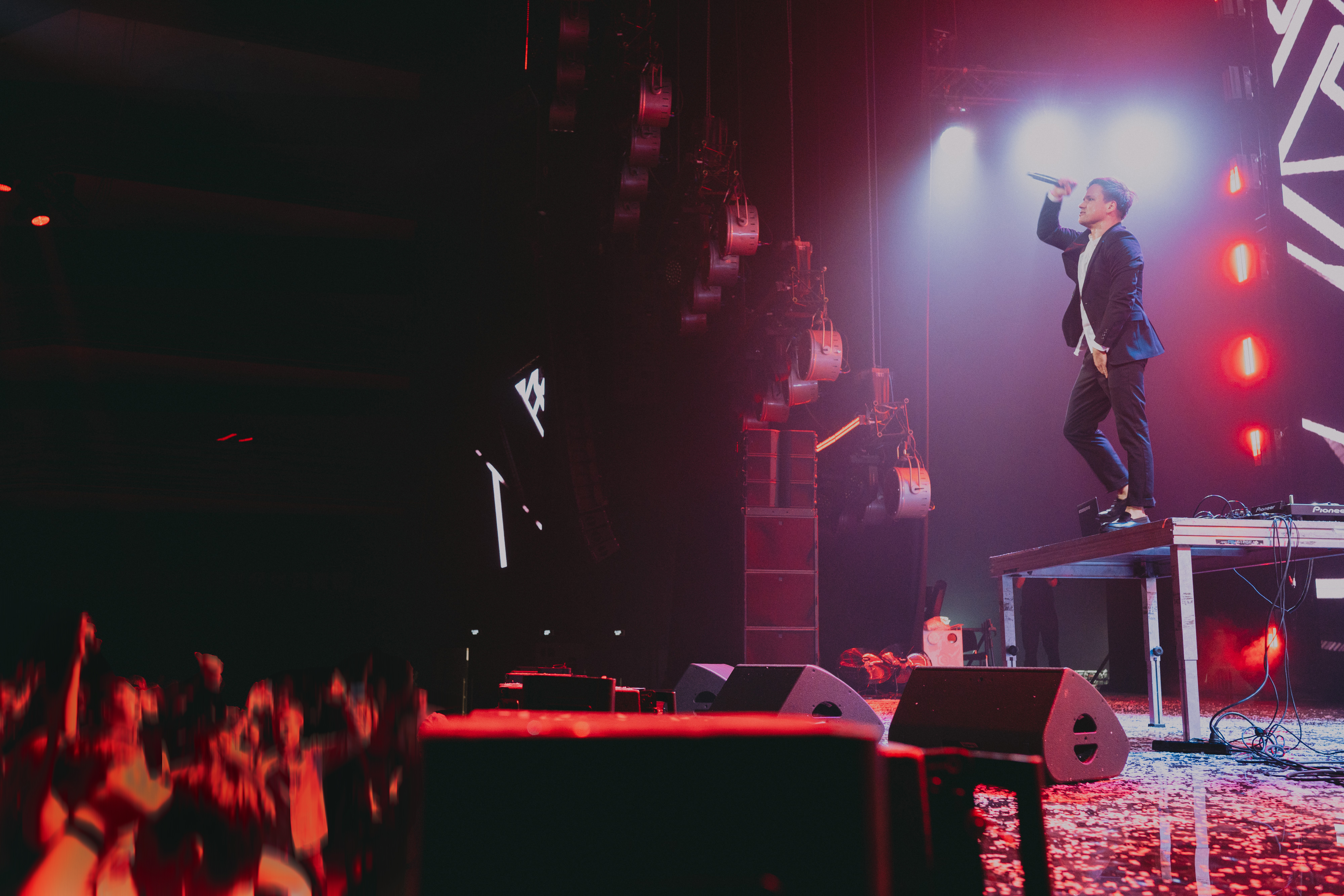 Артемий Золотов - Крокус - корпоративное выступление гости 40+ .mp4