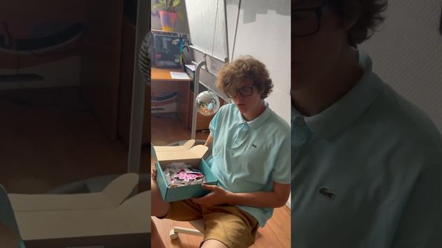 Приходи за стикерами