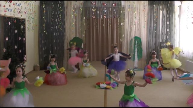 Танец бабочек и цветов