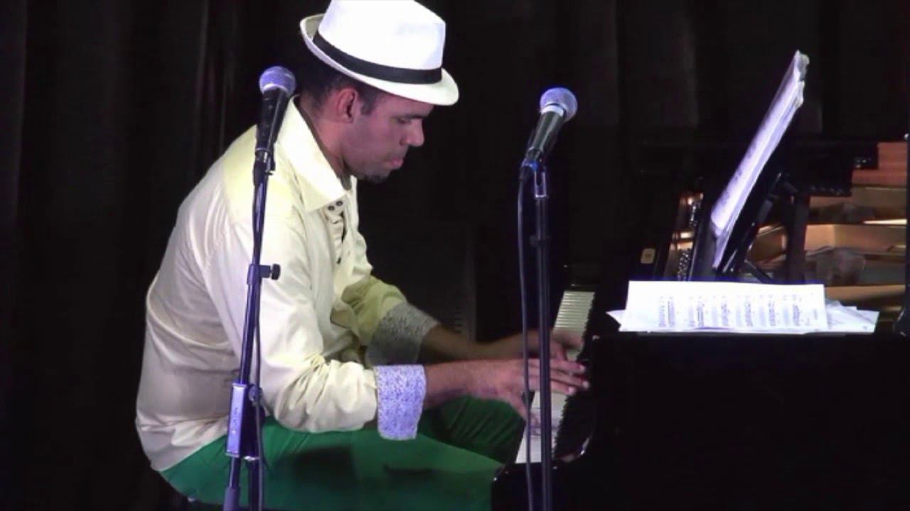 Club La Costa - Sandor Torres (автор) © фрагмент