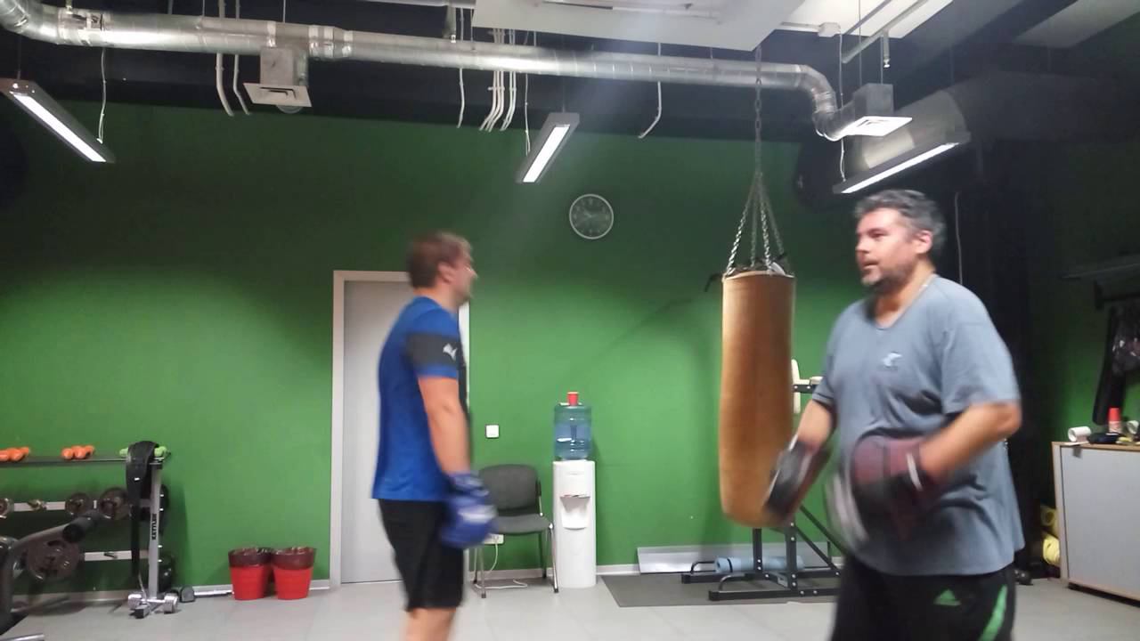 Бокс. Работа на лапах