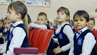 Сериал о "В" классе (2019). Фильм 03. 1-й "В" класс. Посвящение в первоклассники.