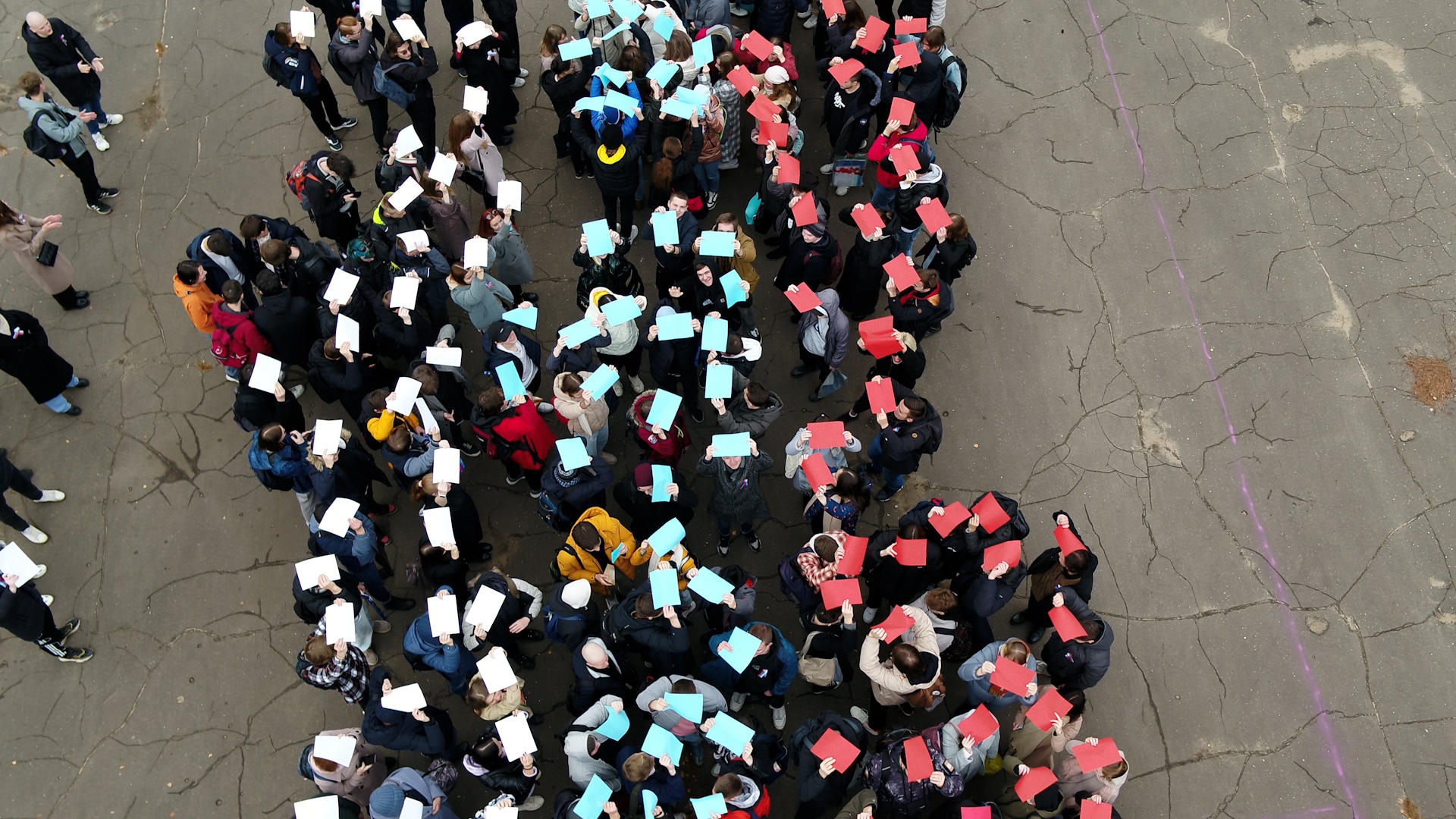 СТУДЕНТЫ НА ФЛЕШ-МОБЕ «ЕДИНАЯ СТРАНА. ЕДИНЫЙ НАРОД»