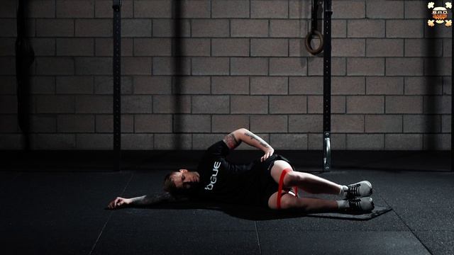 Отведение бедра в гор. плоскости лёжа на полу