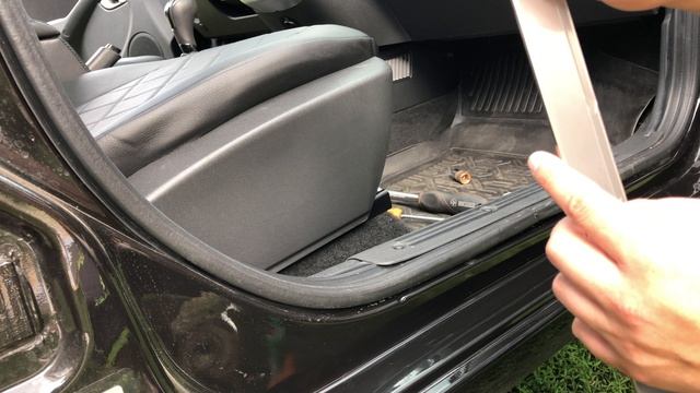 Накладки порогов Гранта хром.mp4