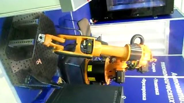 Перемещение стекла с помощью робота KUKA