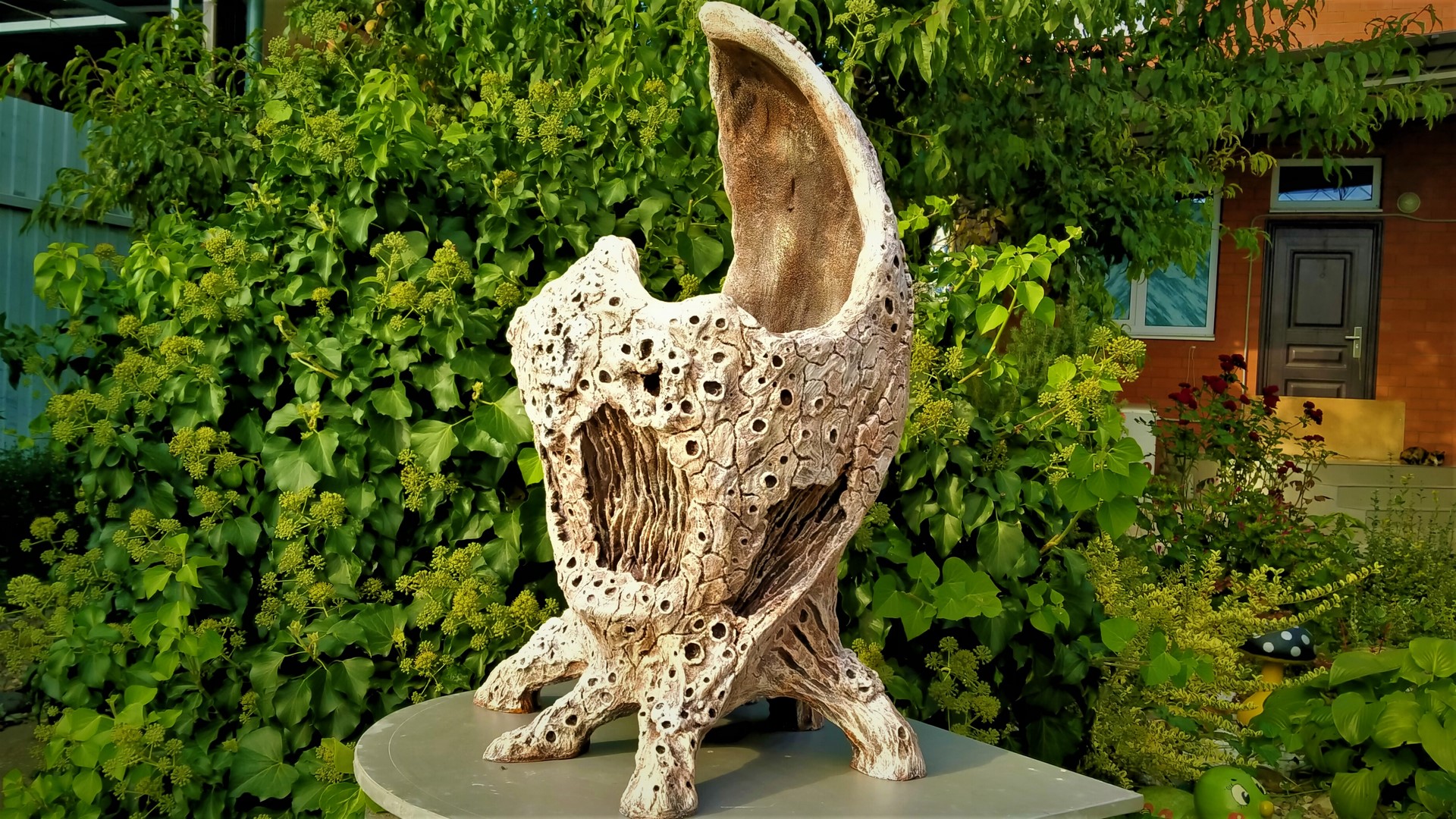 Цветочный вазон из цемента своими руками