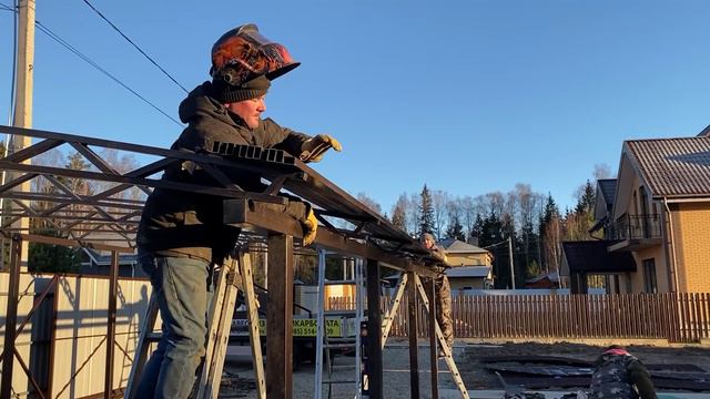 Навес из металлочерепицы | Металлический навес из металлочерепицы в Москве