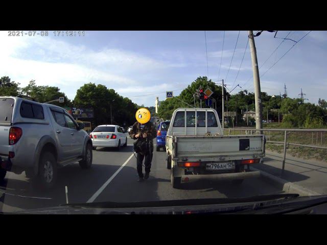 Видео с регистратора №10. Обгон под запрещающий знак