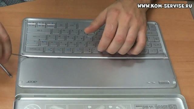 Разборка и чистка клавиатуры планшета Acer P3 - 171.