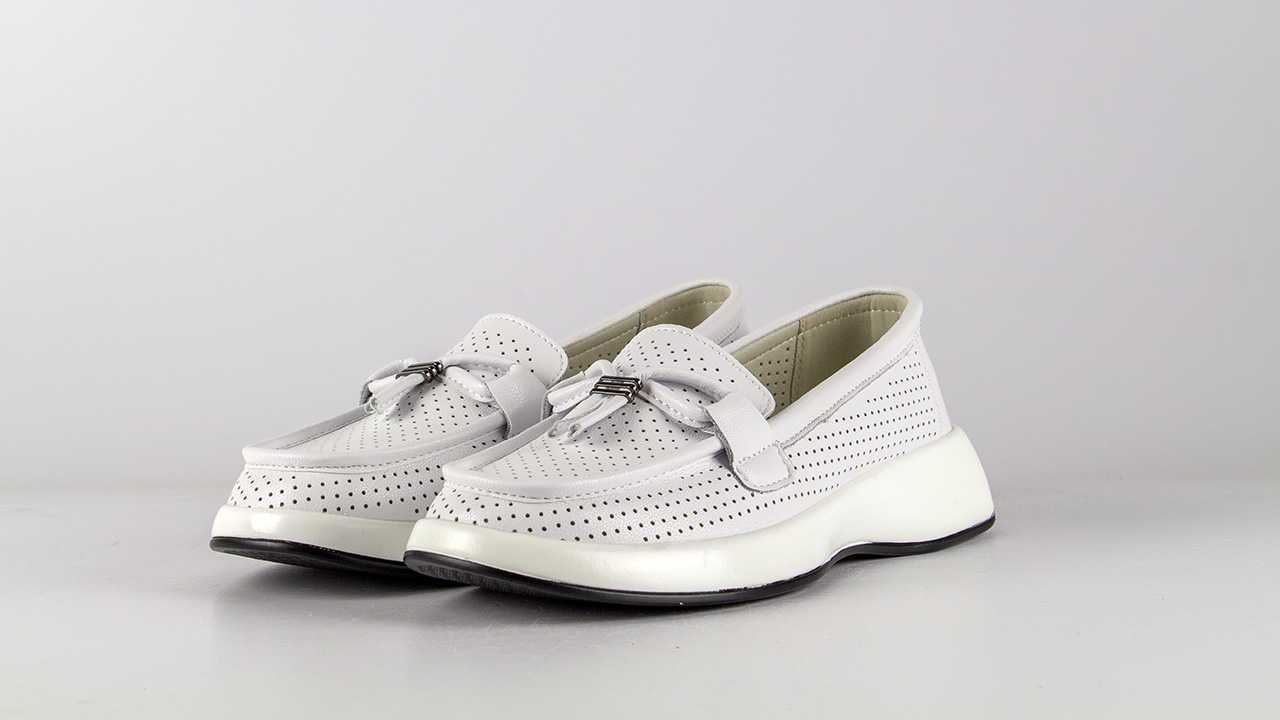 Мокасины Madella женские белые UGF-31020-2B-SP