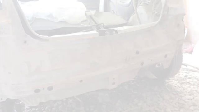 Кузовной ремонт, вытягиваем заднюю часть машины / подарок от перекупа / часть 2