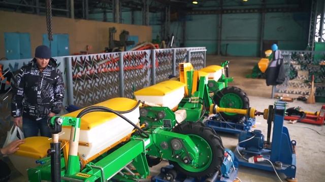 Пропашная пневматическая сеялка  Capella (МС-8). Производство и обзор