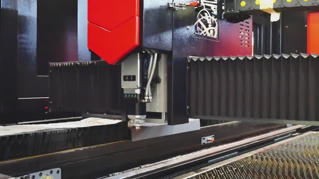 Станок лазерной резки MAGMA T с кабинетной защитой