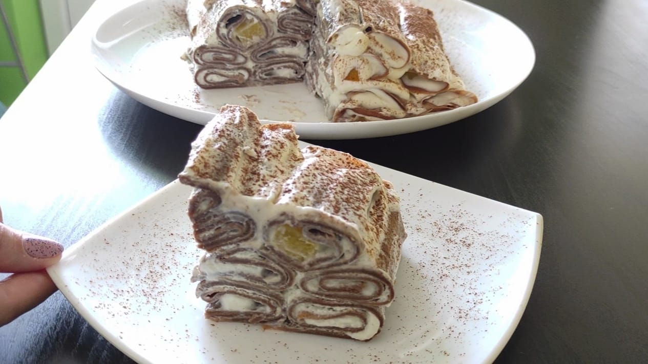 Блинный торт «Полено» с фруктами