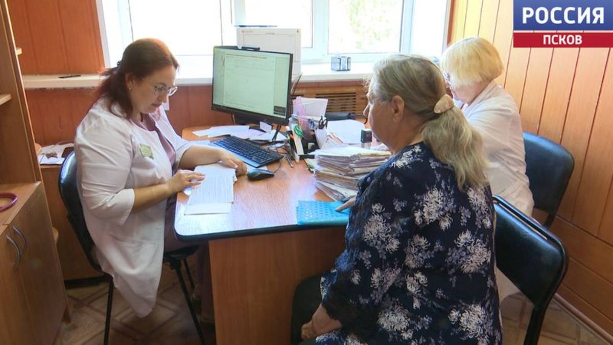 Вовремя принять верное решение и спасти жизнь. "Вести" узнали о тех, кто лечит сердца людей в Остров