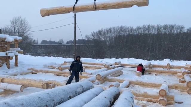 Закладка первых венцов рубленного дома