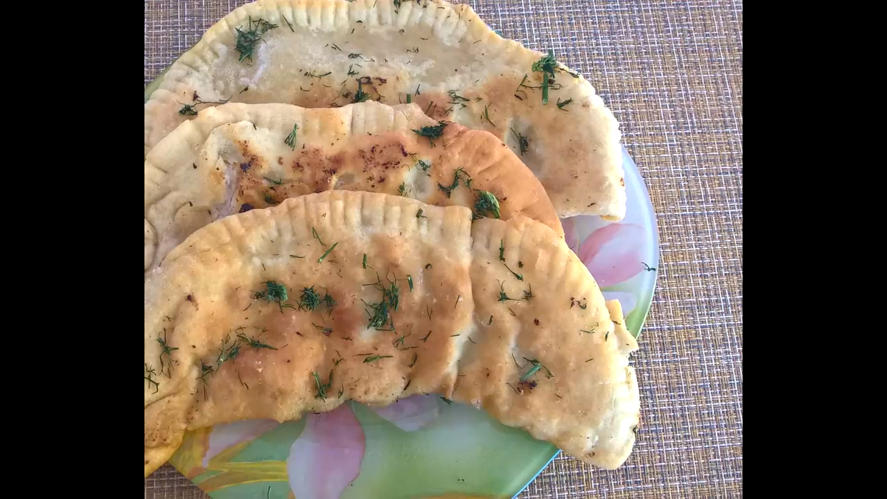 Вкусные Чебуреки.Тесто на минералке.Съедаются моментально
