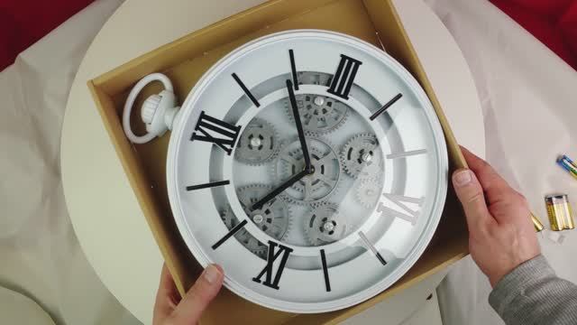 Часы с шестерёнками Miralight MC-254