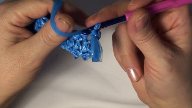 Y2mate.mx-Вязание мочалки из мусорных пакетов. Как связать мочалку крючком. Утилитарное рукоделие.