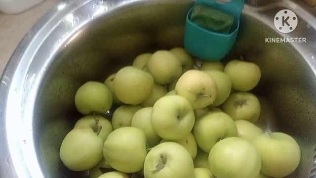 Сезон заготовок в разгаре:
Компот из яблок Белый налив