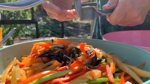 КАБАЧКИ по КОРЕЙСКИ на ЗИМУ! ВКУСНЕЙШИЙ САЛАТ-ЗАКУСКА  Простой рецепт закатки на зиму.